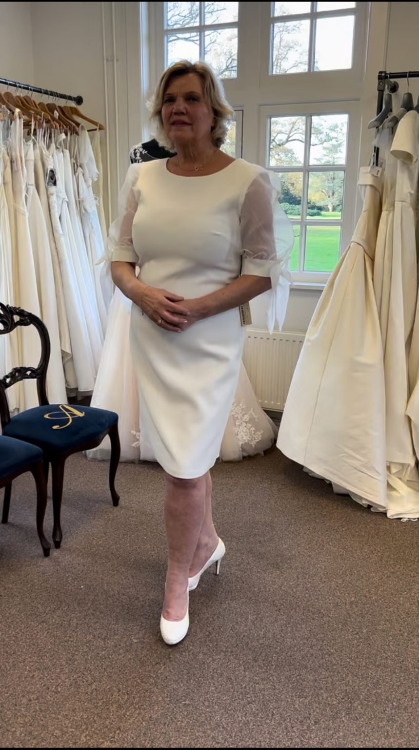 Linea Raffaelli voor de iets oudere bruid?| Aimeeavondkleding.nl